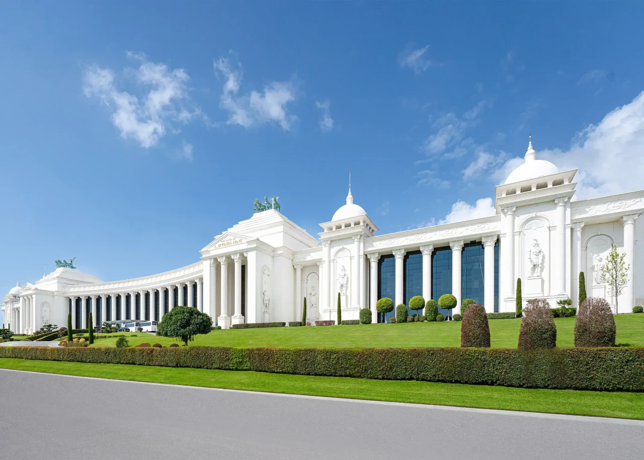 Kingdom Hotel Rates & Reservations | The Land of Legends